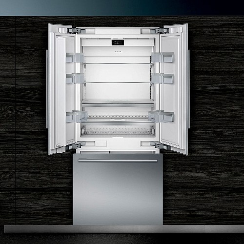 מקרר אינטגרלי מקפיא תחתון 3 דלתות 91 ס''מ מבית SIEMENS סימנס דגם ...